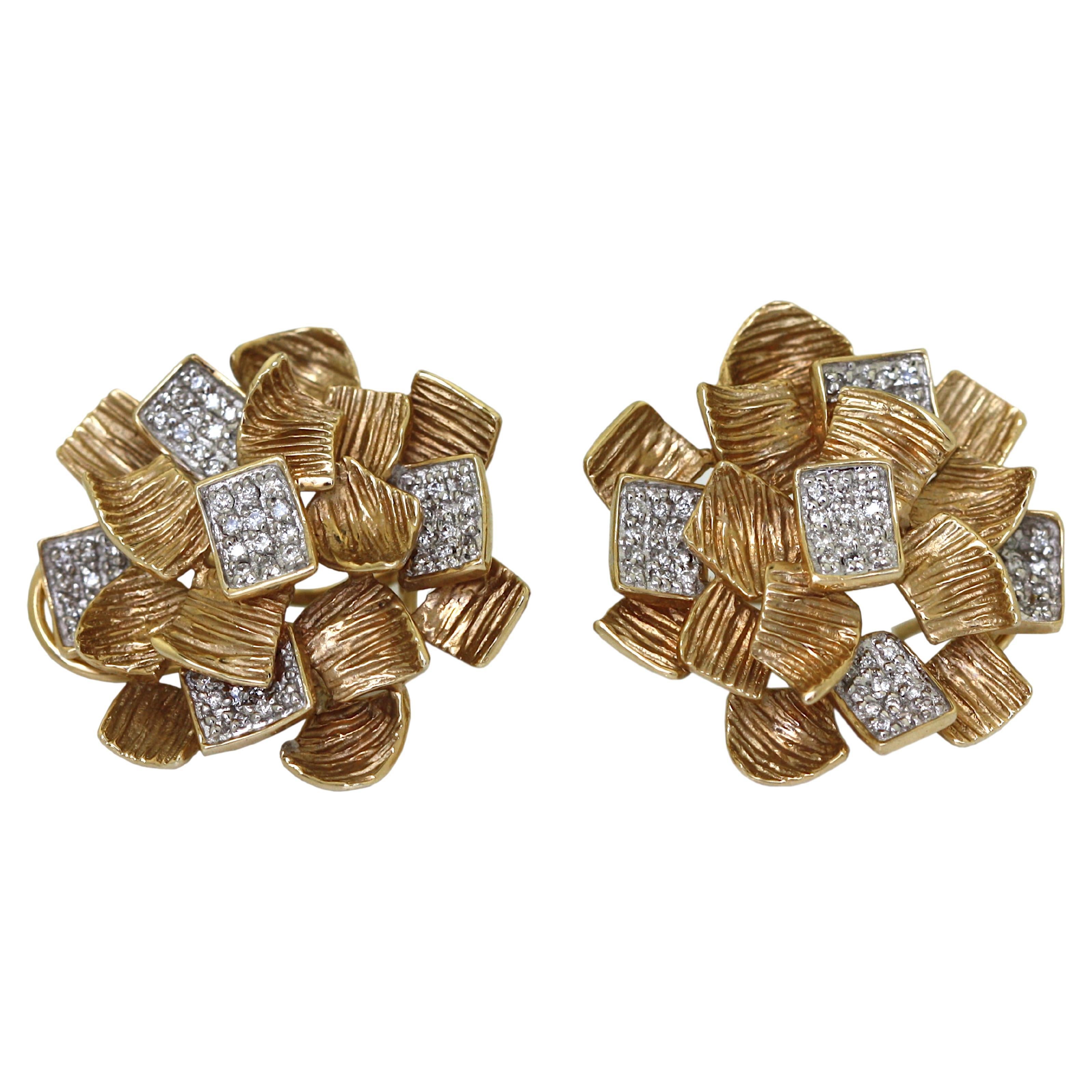 Pair of Ear Clips with 28 Diamonds For Sale at 1stDibs
