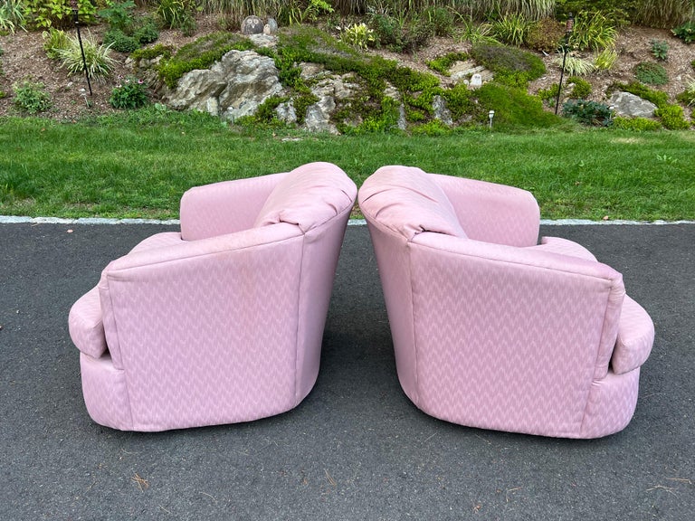 Pair of Dusty Pink Swivel Club Chairs For Sale at 1stDibs