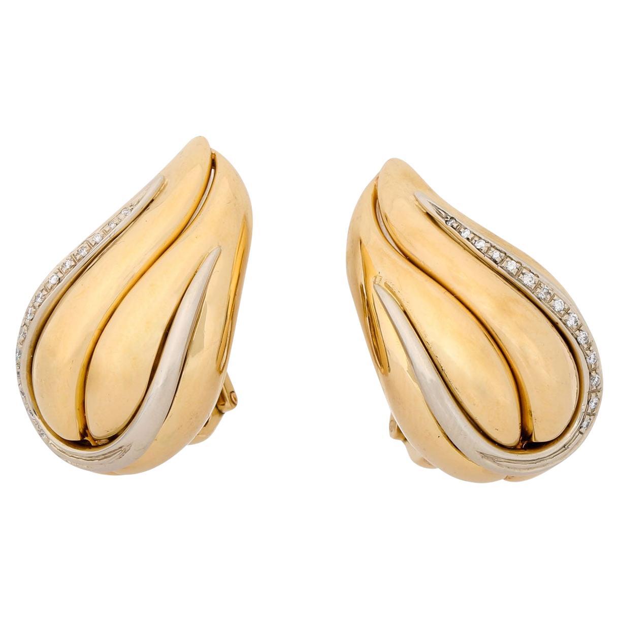 Pair of Ear Clips with 28 Diamonds For Sale at 1stDibs