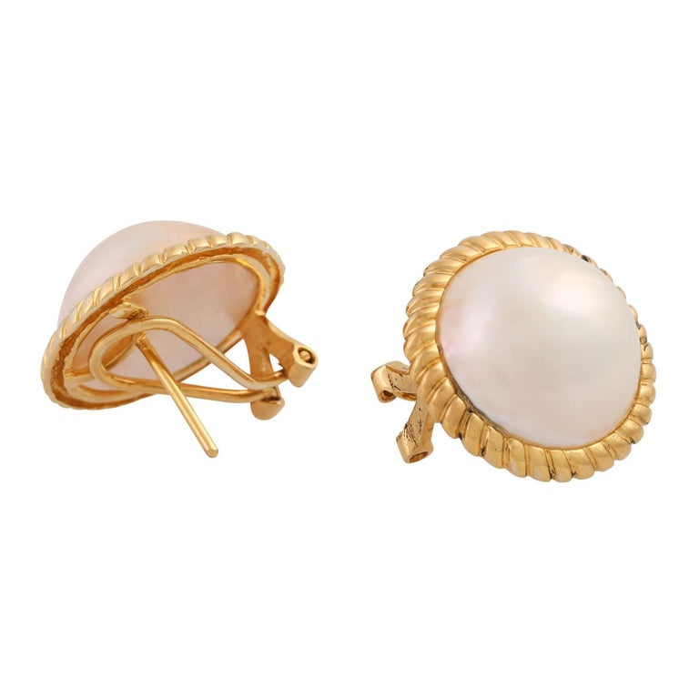 Pair of Ear Studs / Clips with 2 Mabe Pearls For Sale at 1stDibs