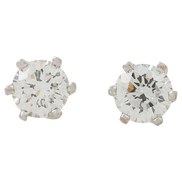 Pair of Ear Studs with 2 Diamonds For Sale at 1stDibs