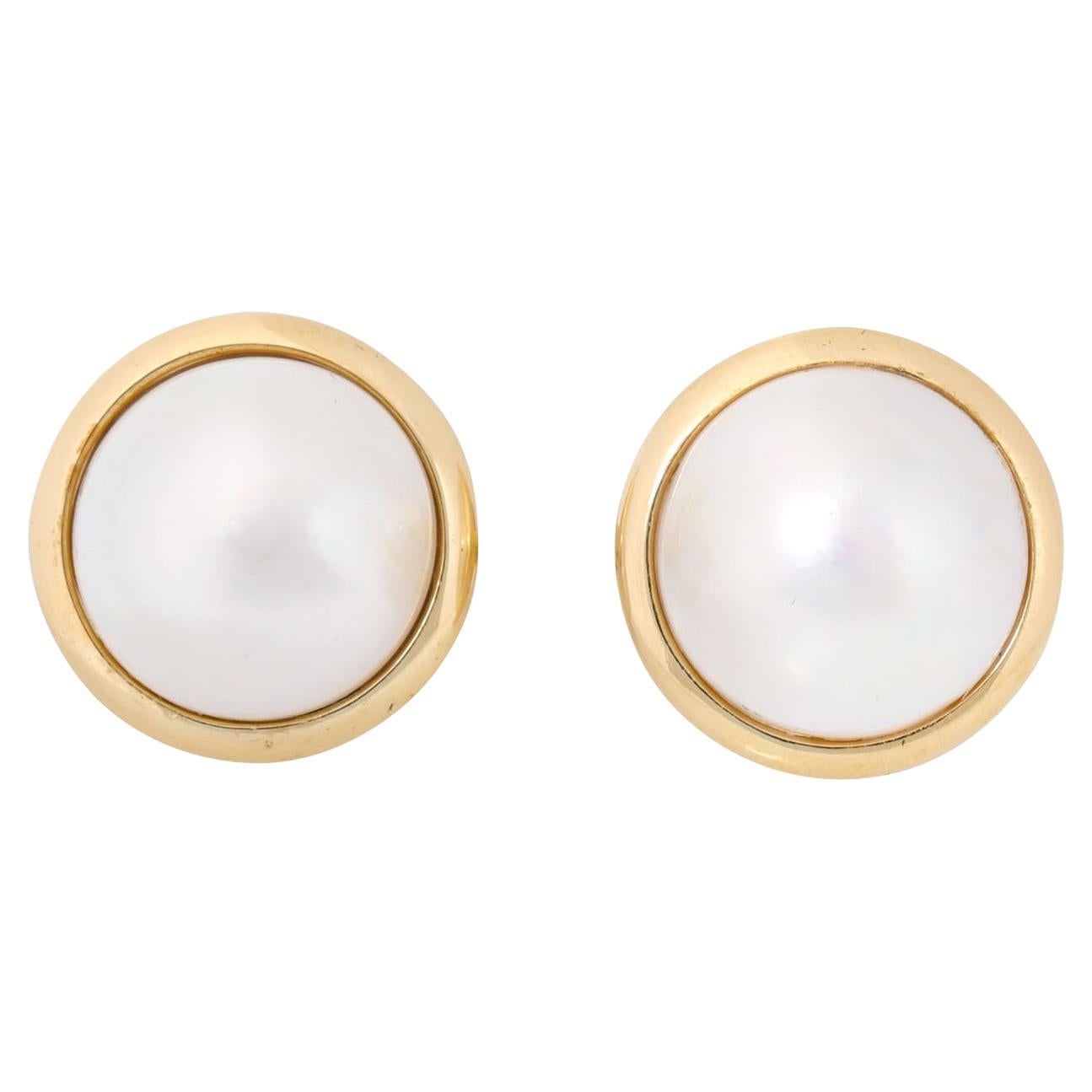 Pair of Ear Studs / Clips with 2 Mabe Pearls For Sale at 1stDibs