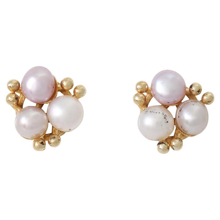 Pair of Ear Studs with 6 Freshwater Pearls For Sale at 1stDibs