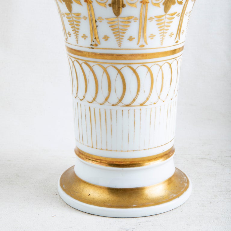 Pair of Early 19th Century French Old Paris Porcelain Vases For Sale at ...