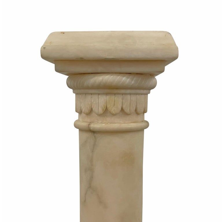 Pair of Early 20th Century Neoclassical Columns For Sale at 1stDibs
