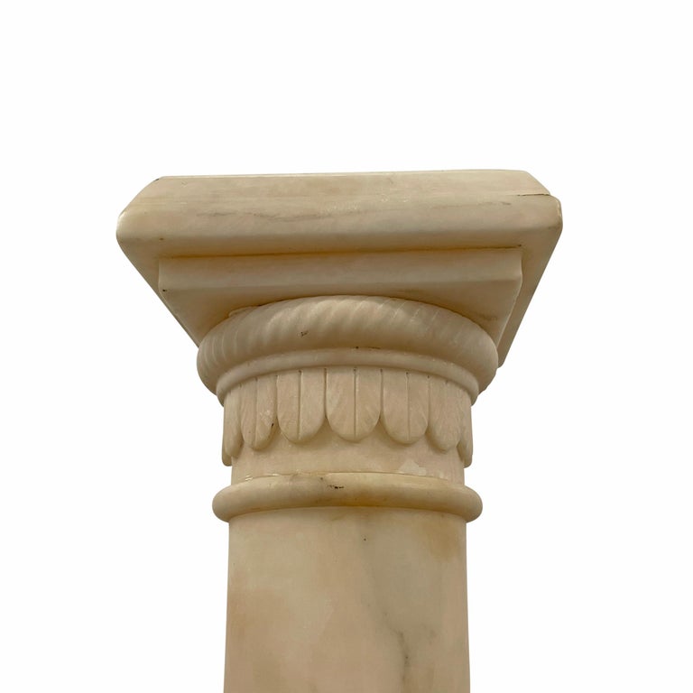 Pair of Early 20th Century Neoclassical Columns For Sale at 1stDibs