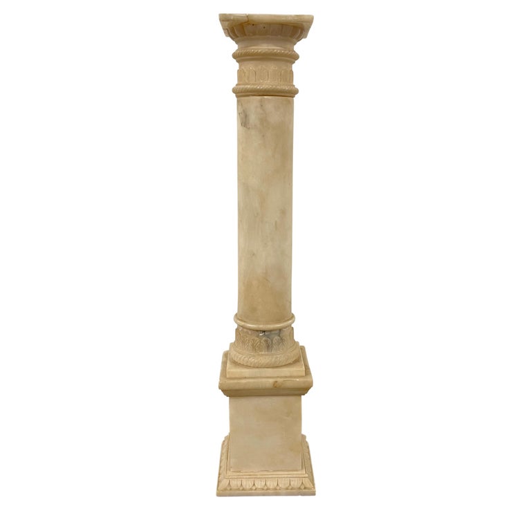 Pair of Early 20th Century Neoclassical Columns For Sale at 1stDibs