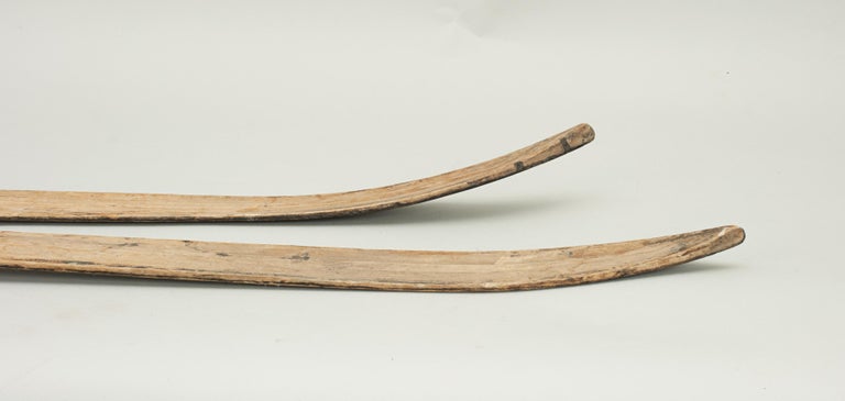 Pair of Early Nordic Cross Country Skis, Museum Piece For Sale at 1stDibs