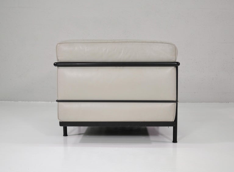 Pair of Early Production 'LC3' Lounge Chairs by Le Corbusier for ...