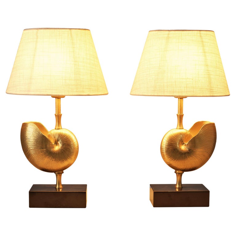 Pair of Elegant French Shell Table Lamps in Brass For Sale at 1stDibs