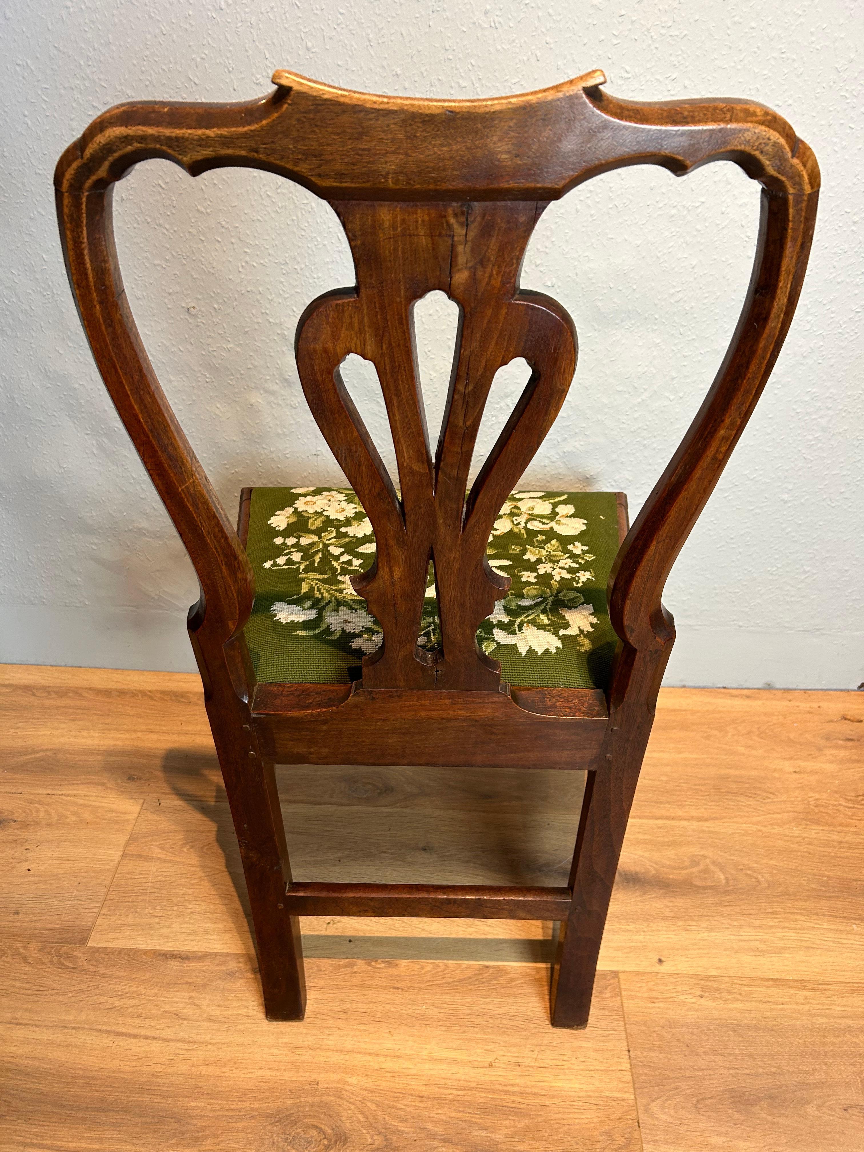 Pair of George 2nd Walnut Side chairs For Sale at 1stDibs