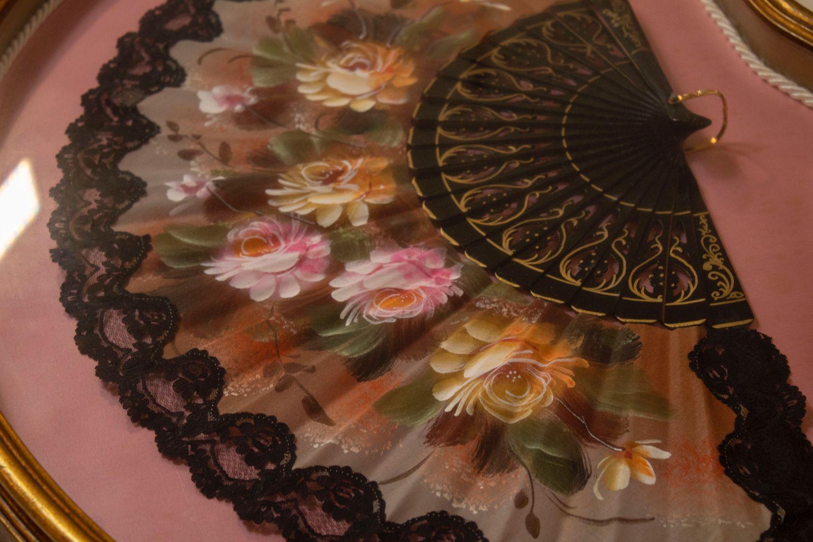 Pair of Framed Baroque Style Fans, Italy 1940s For Sale at 1stDibs