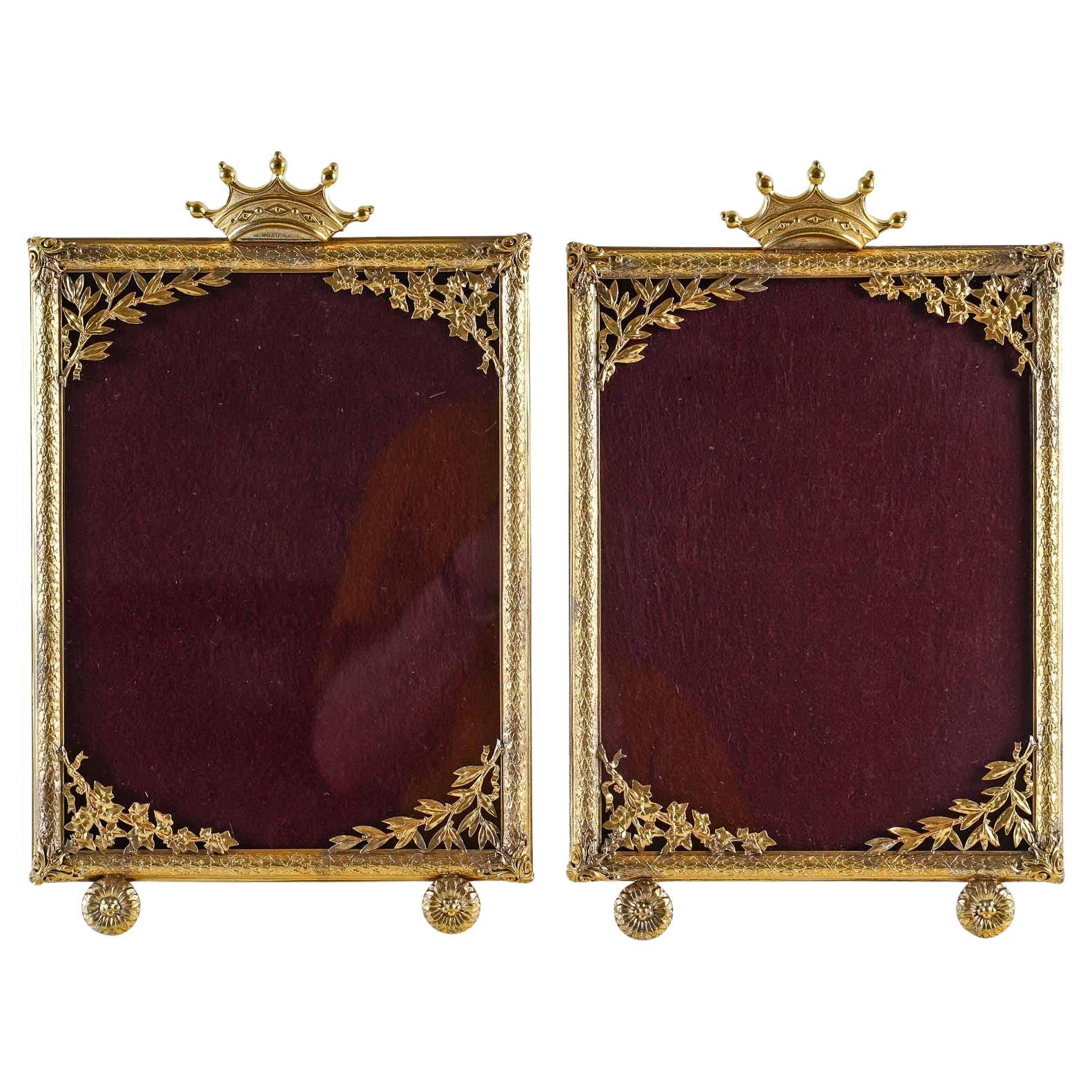 Pair of Large Gilt Wood Frames For Sale at 1stDibs