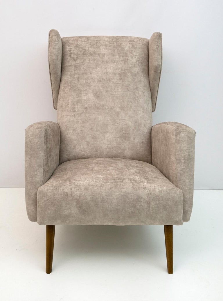 Pair of Gio Ponti Mid-Century Modern Italian Velvet "Alata" Lounge ...