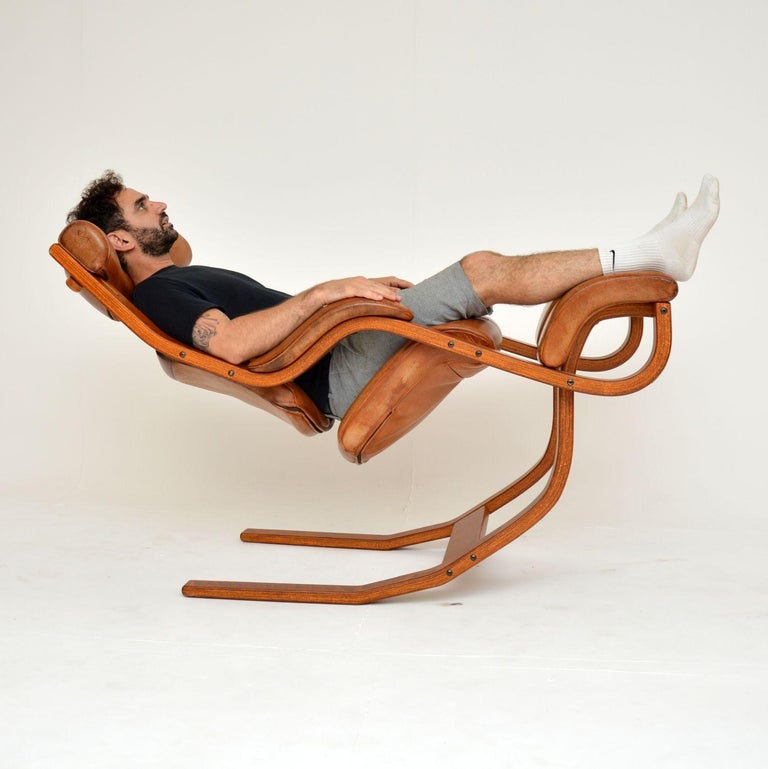 Pair of Gravity Balans Reclining Leather Armchairs by Peter Opsvik at ...