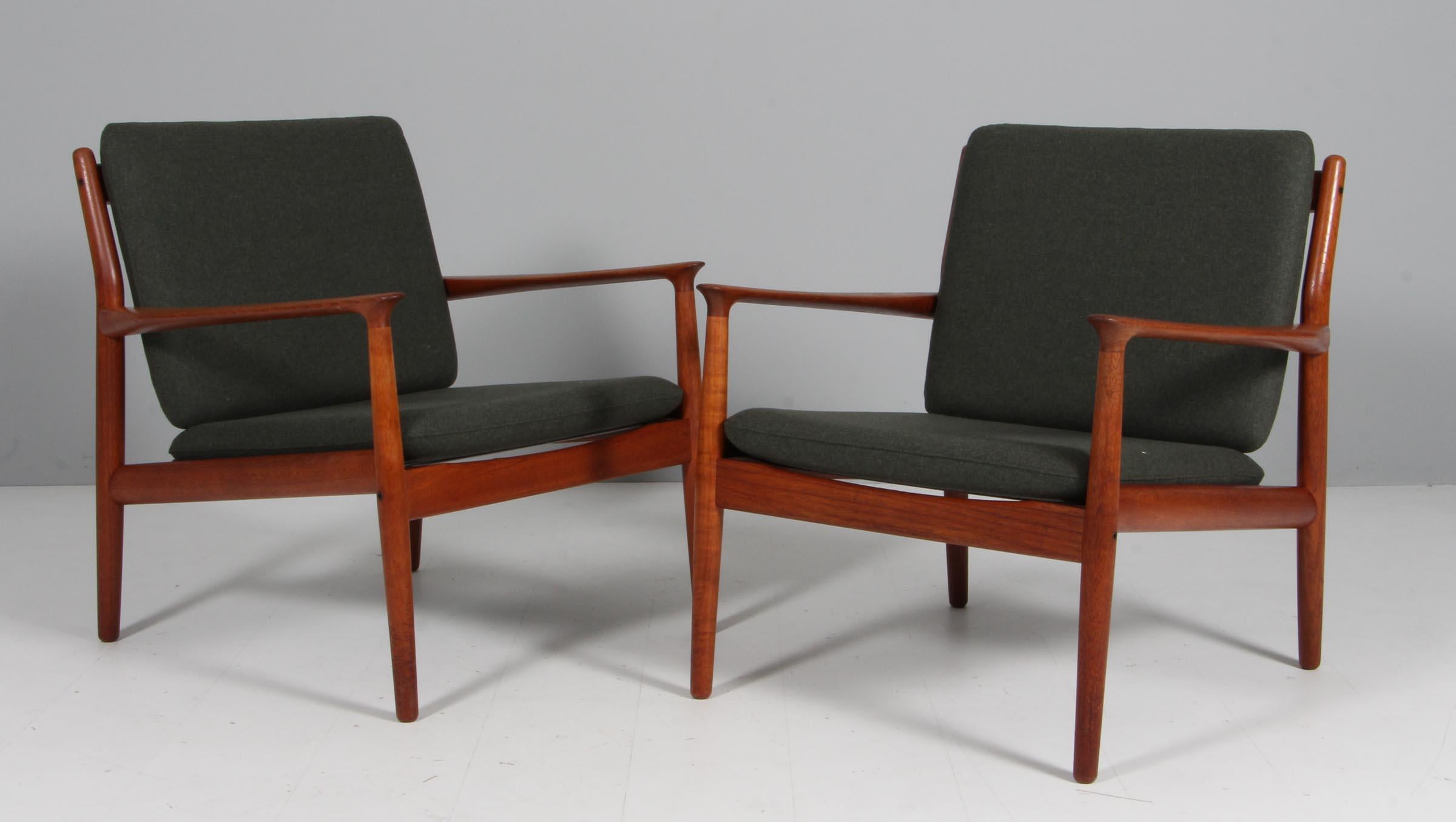 Pair of Grete Jalk Lounge Chairs with Frame of Teak For Sale at 1stDibs
