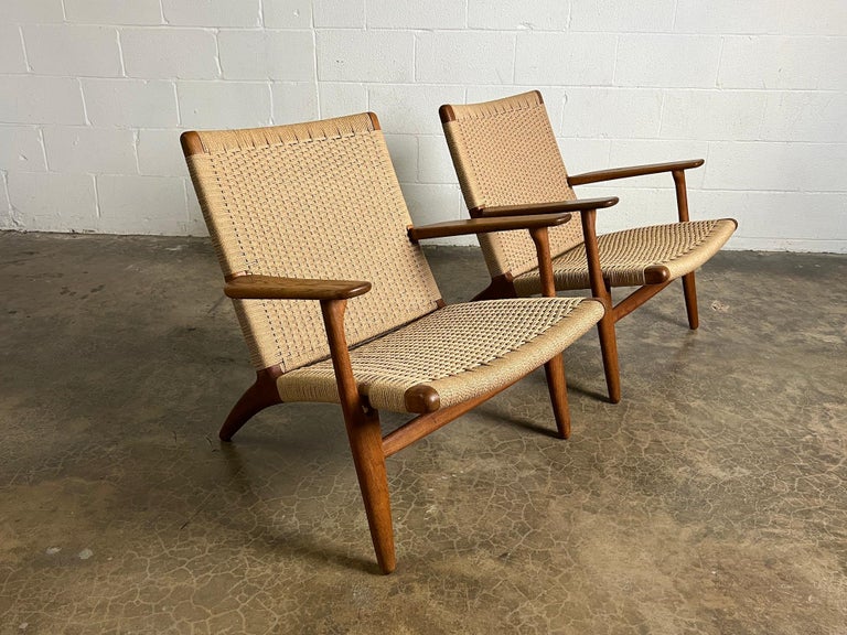 Pair of Hans Wegner CH-25 Lounge Chairs at 1stDibs