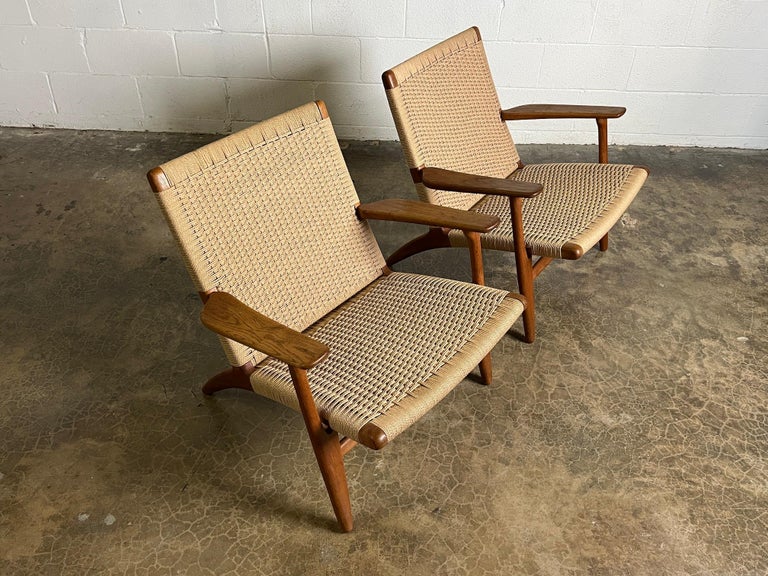 Pair of Hans Wegner CH-25 Lounge Chairs at 1stDibs