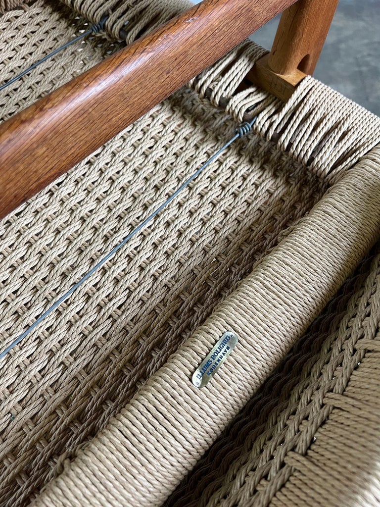 Pair of Hans Wegner CH-25 Lounge Chairs at 1stDibs