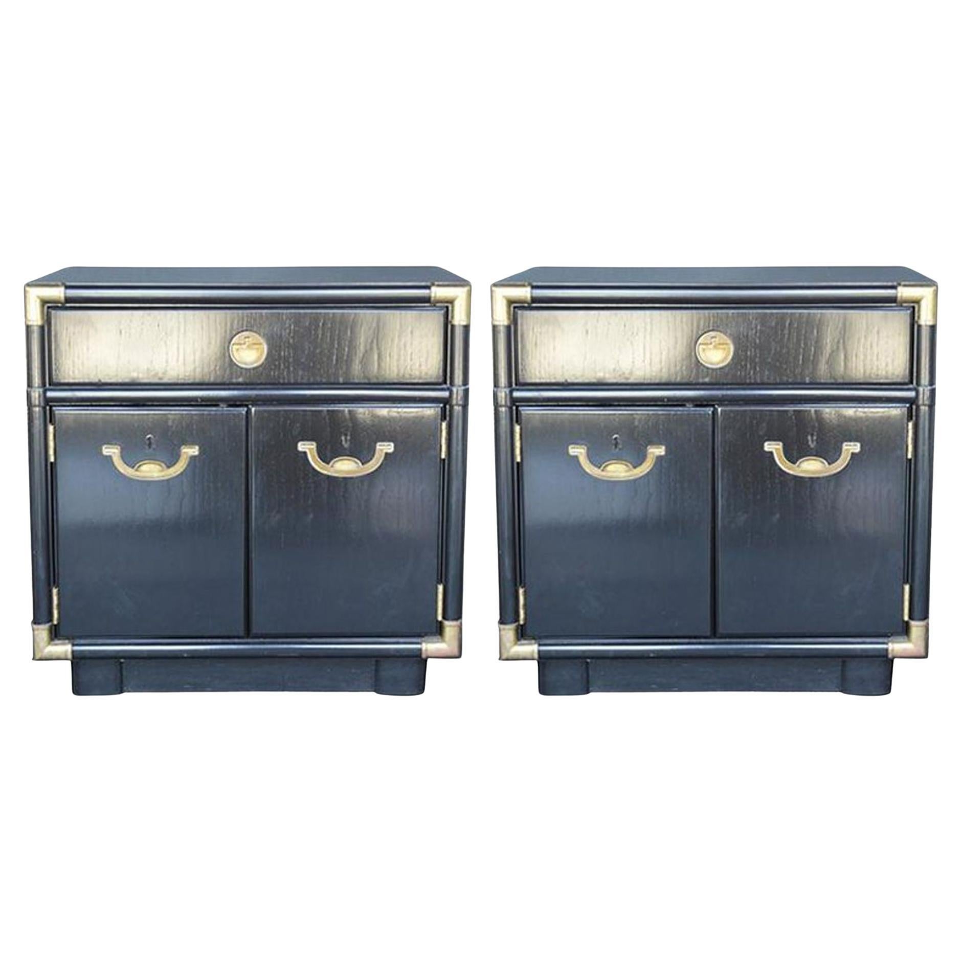 Pair of Art Deco Nightstands in Parchment and Black Lacquer, 1940s For ...