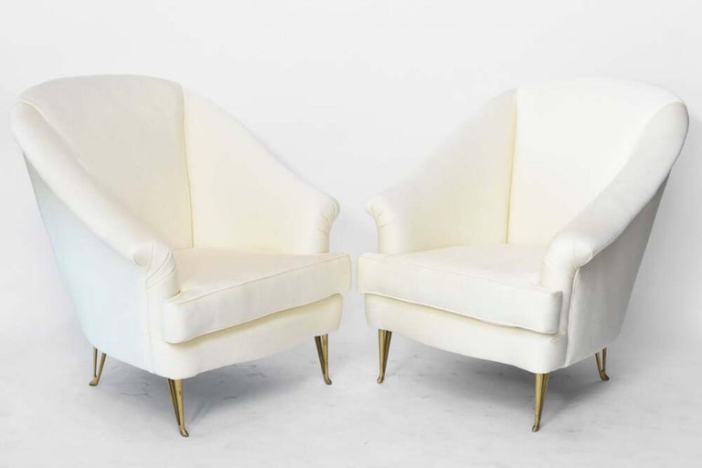 Pair of ISA Mid-Century Italian Modern White Club Chairs, Attributed to ...