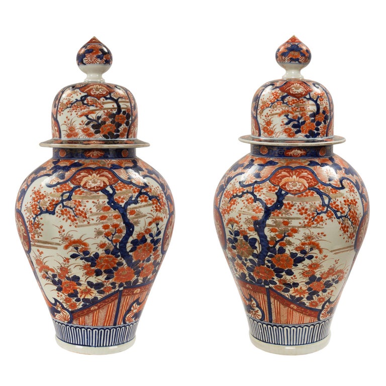 Pair of Japanese 19th Century Imari Lidded Urns For Sale at 1stDibs ...