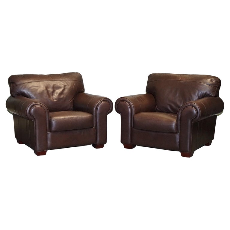 PAIR OF LARGE COMFORTABLE BROWN LEATHER ARMCHAIRS, MATCHiNG SOFA AVAILABLE For Sale at 1stDibs
