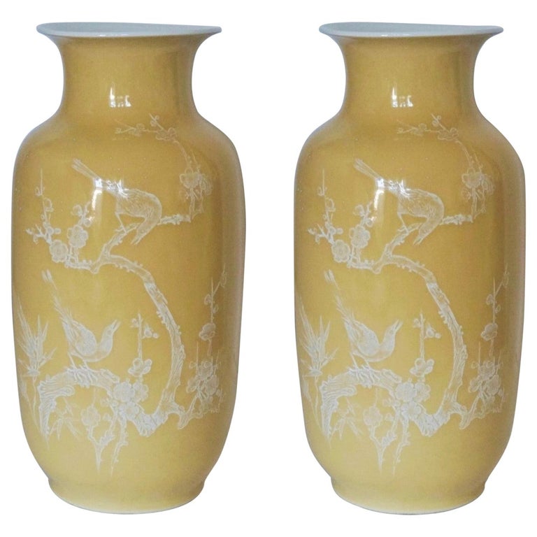 Pair Large Fine Chinese Yellow-Ground Decorated Vases Early 20th ...