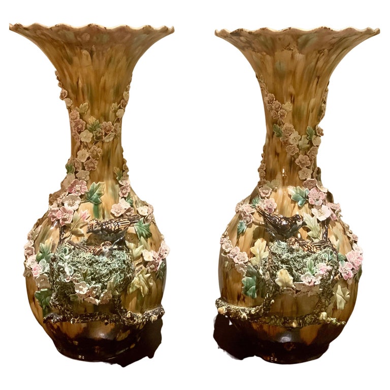 Pair of Large Italian Majolica Faïence Vases For Sale at 1stDibs