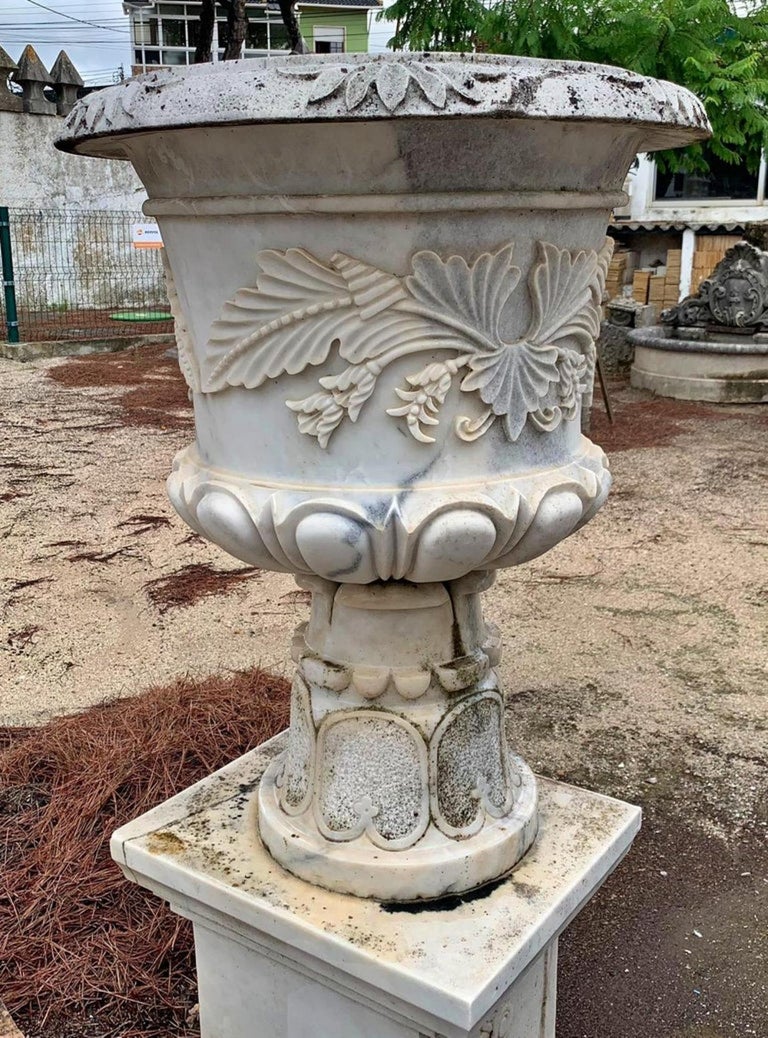 Pair of Large Italian Vases in Marble Early 20th Century For Sale at ...