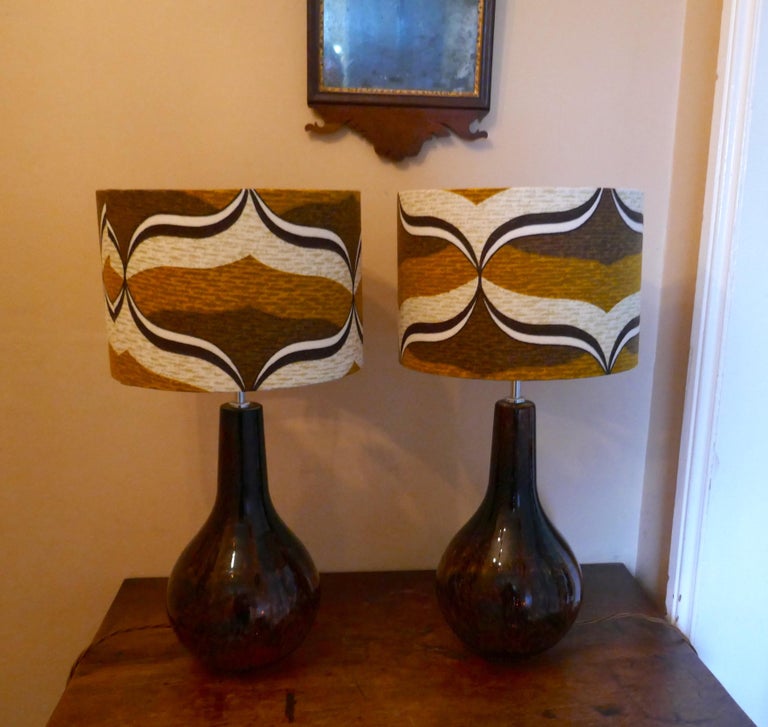 Pair of Large Mid-Century Modern Splatter Glass Lamps with Retro Lamp ...