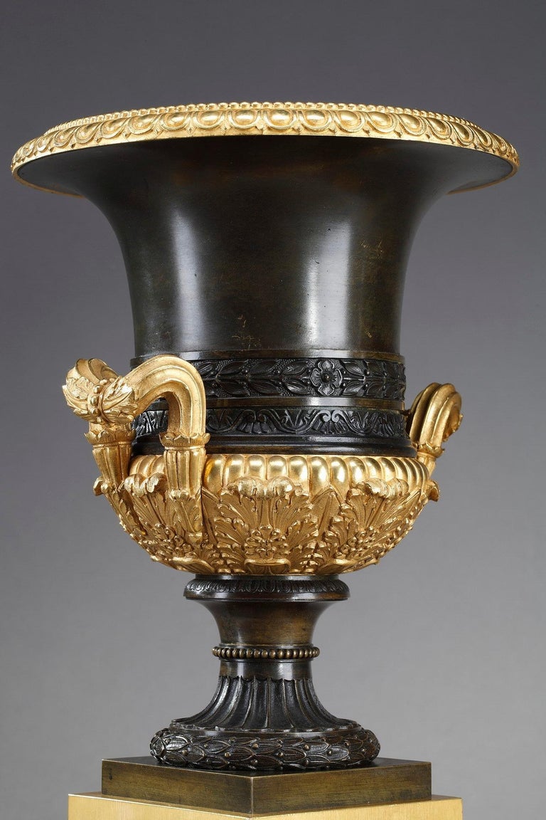 Pair of Large Restauration Medici Vases For Sale at 1stDibs