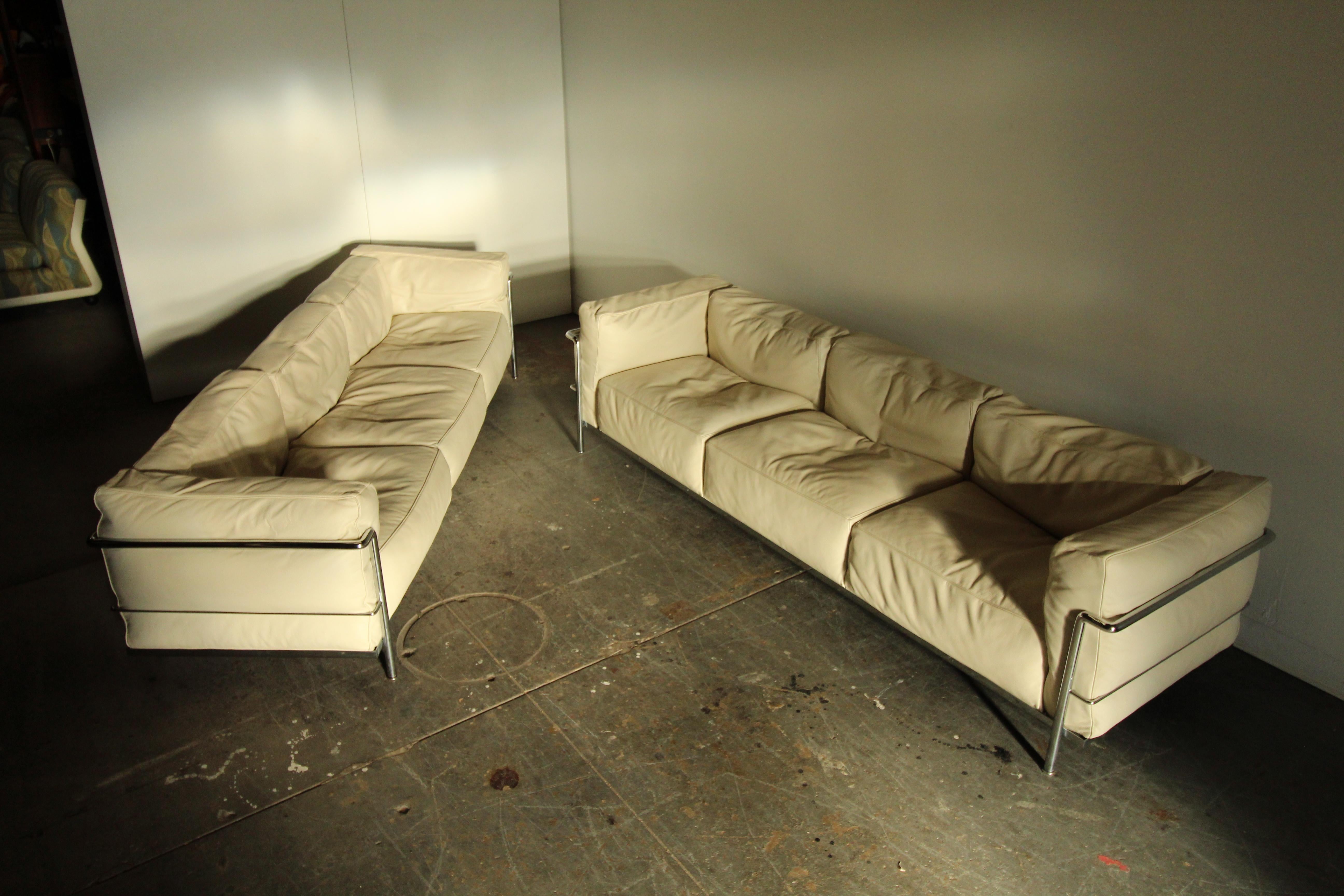 Pair of 'LC3 Grande Modele' Sofas by Jeanneret, Perriand, and Le ...