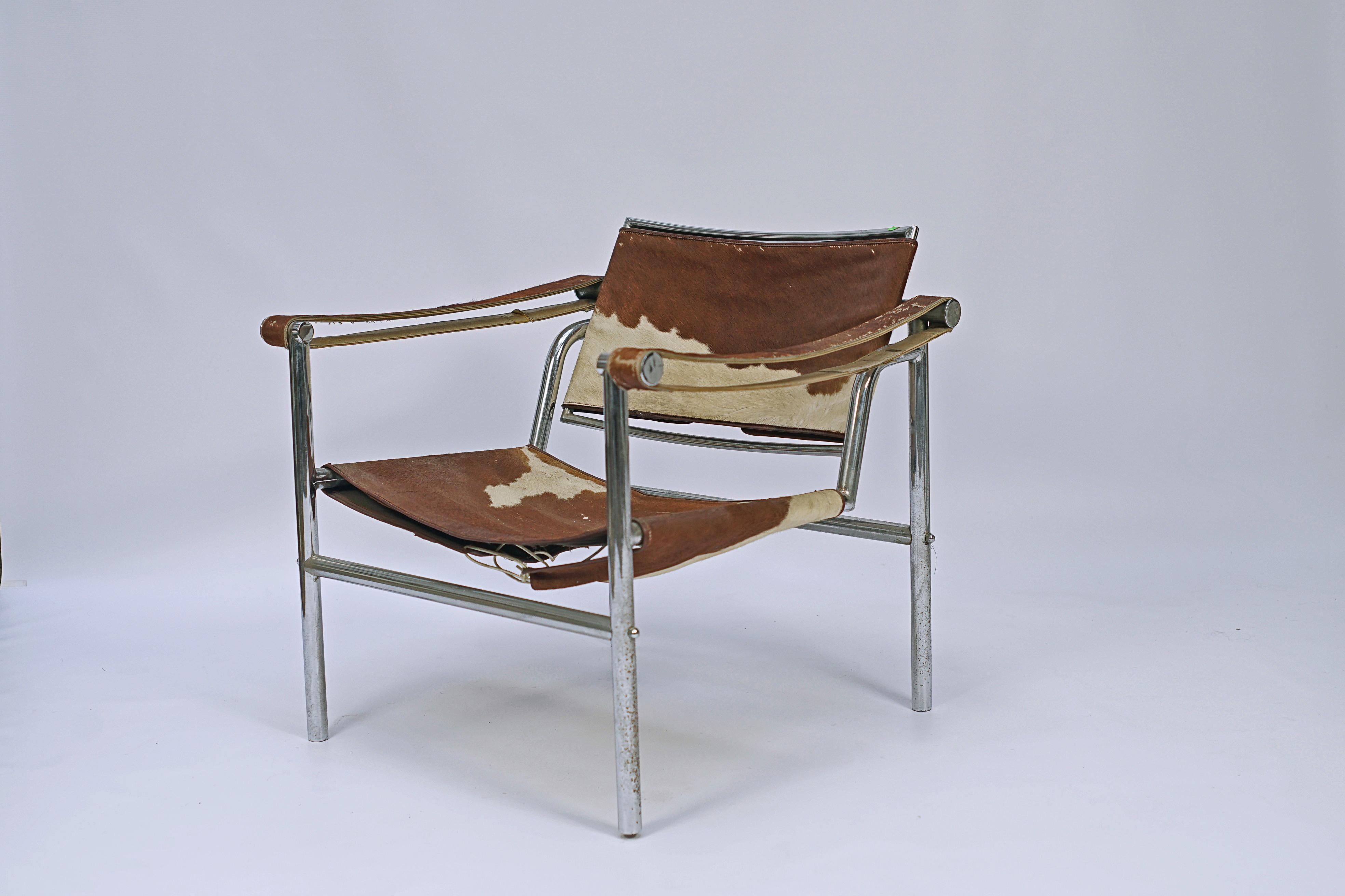 Pair of Le Corbusier LC1 'Basculant' amchairs For Sale at 1stDibs