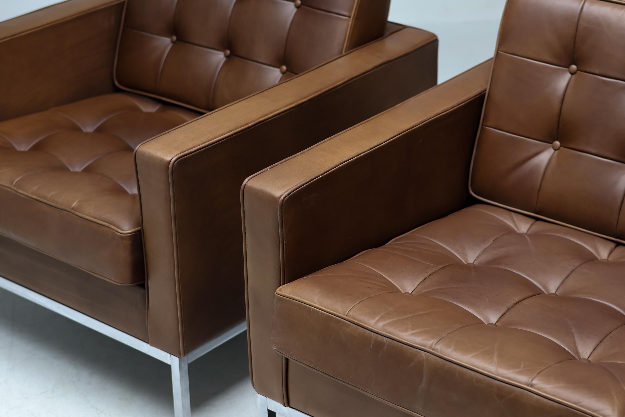 Pair of Lounge Chairs in Leather by Florence Knoll for Knoll ...