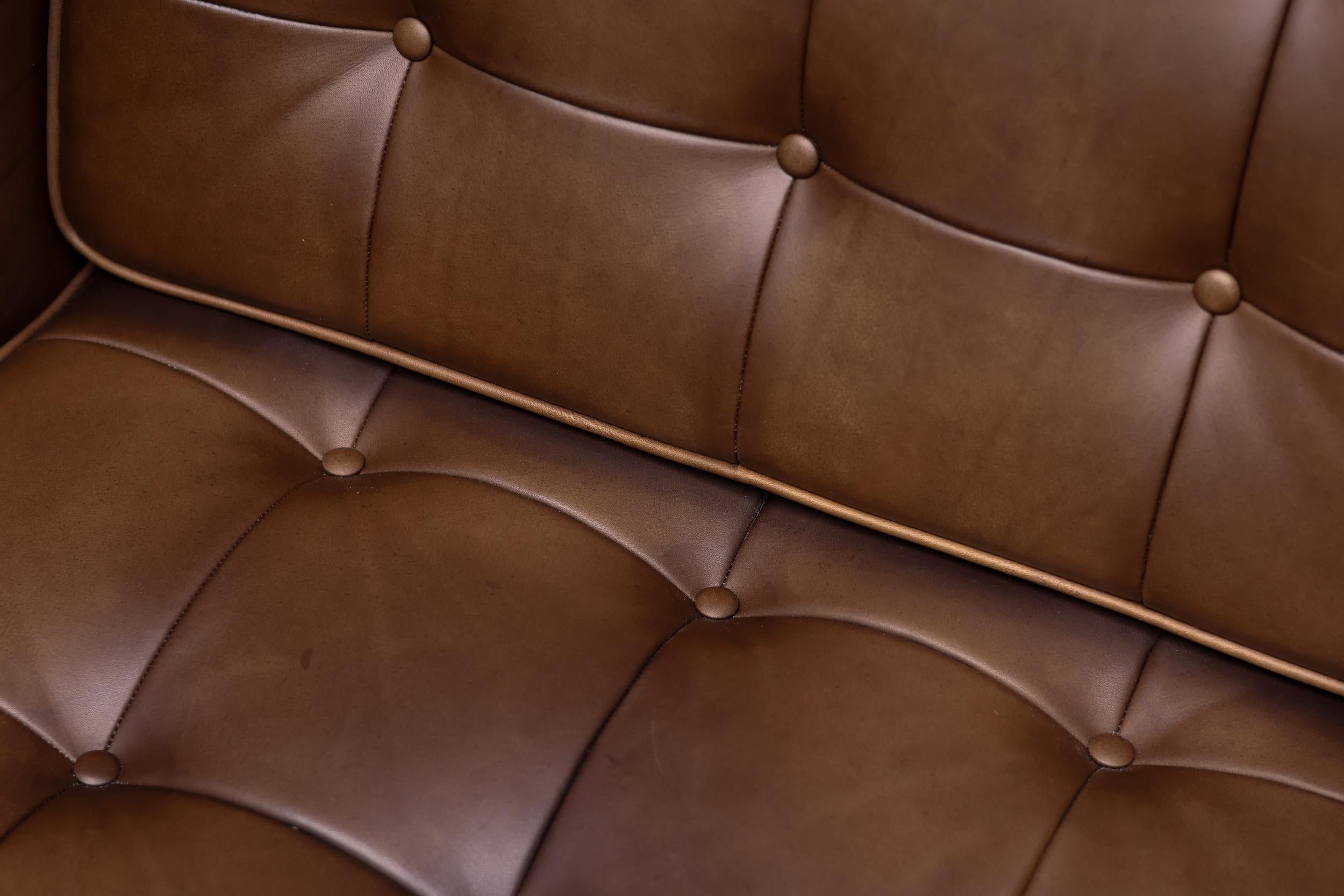Pair of Lounge Chairs in Leather by Florence Knoll for Knoll ...