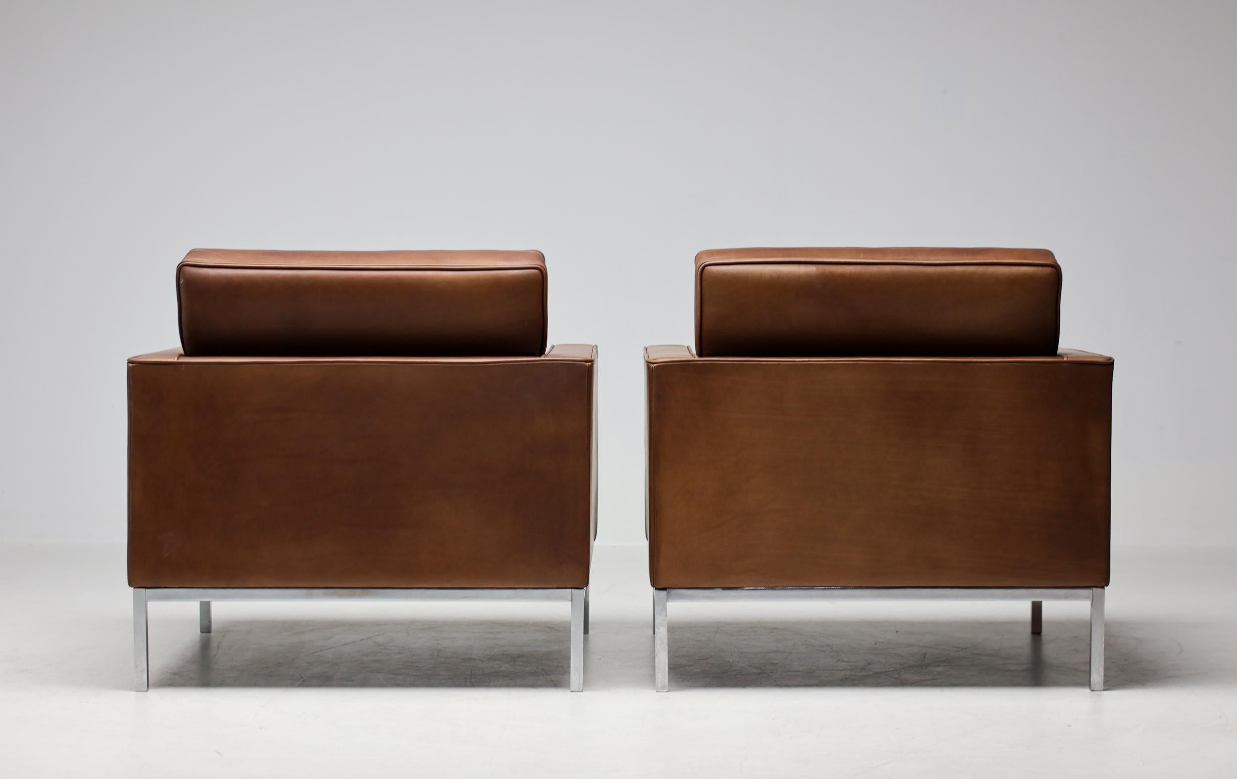 Pair of Lounge Chairs in Leather by Florence Knoll for Knoll ...
