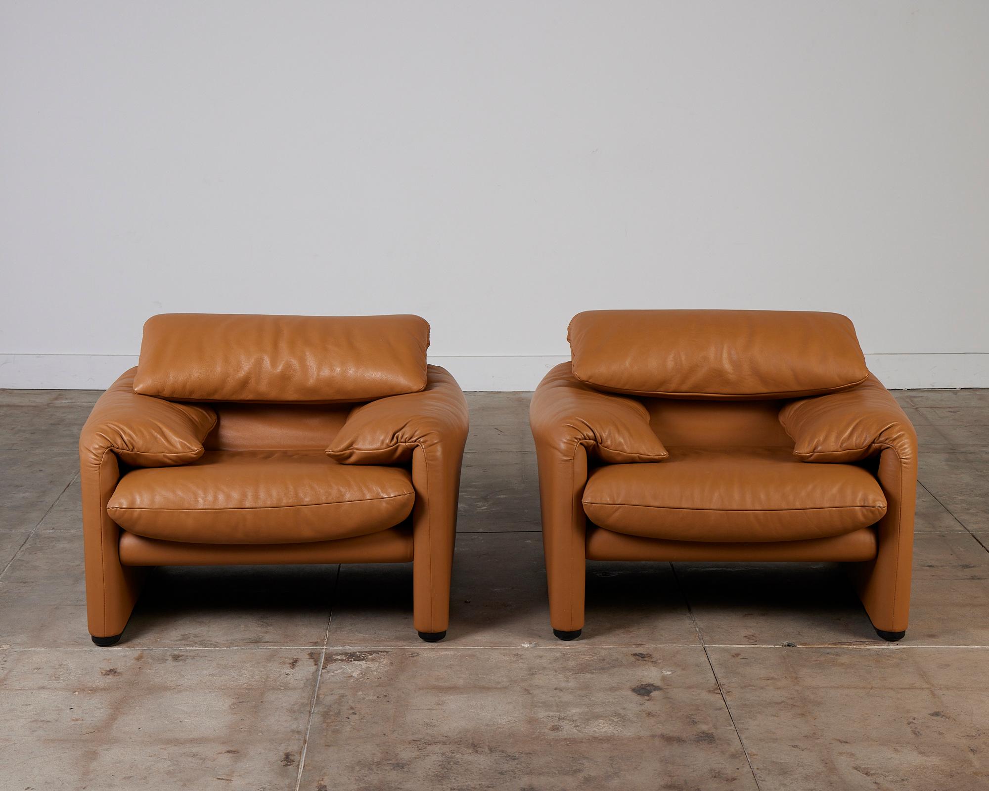 Pair of Maralunga Lounge Chairs by Vico Magistretti for Cassina For ...