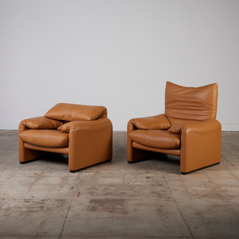 Pair of Maralunga Lounge Chairs by Vico Magistretti for Cassina For ...