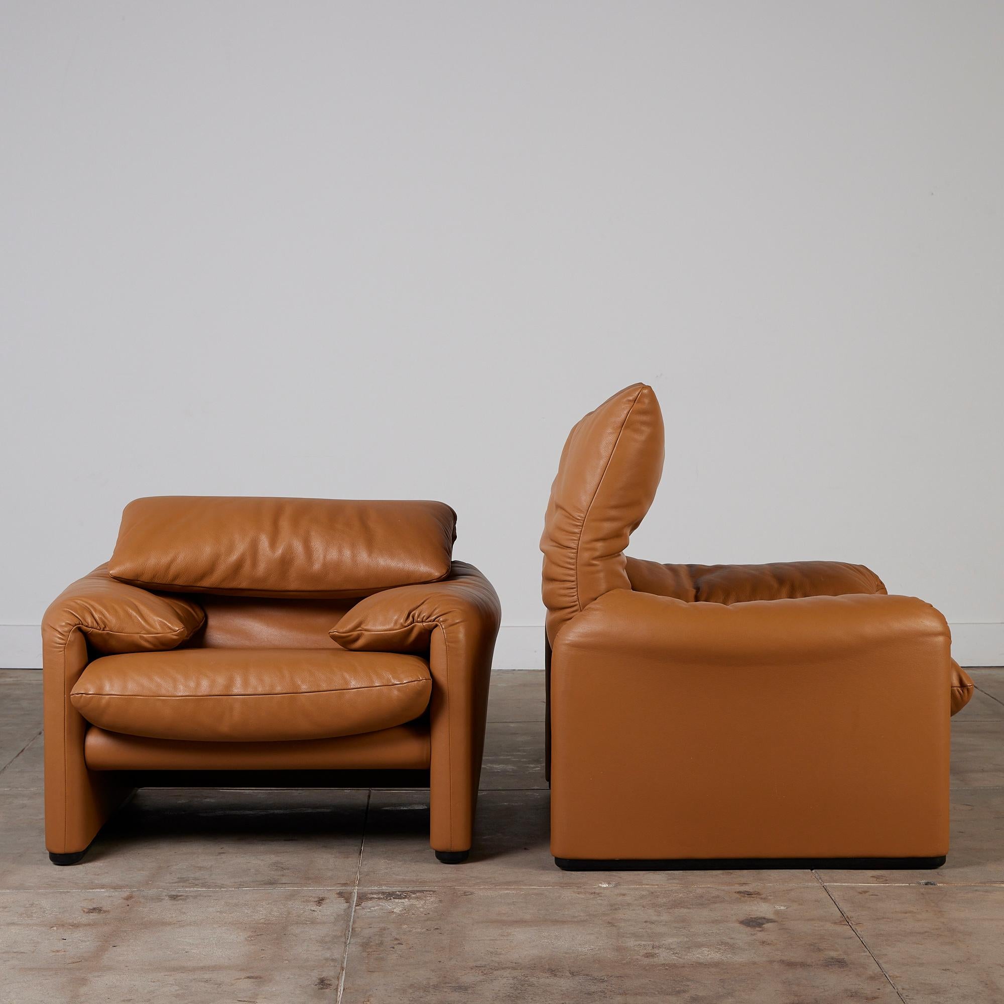 Pair of Maralunga Lounge Chairs by Vico Magistretti for Cassina For ...