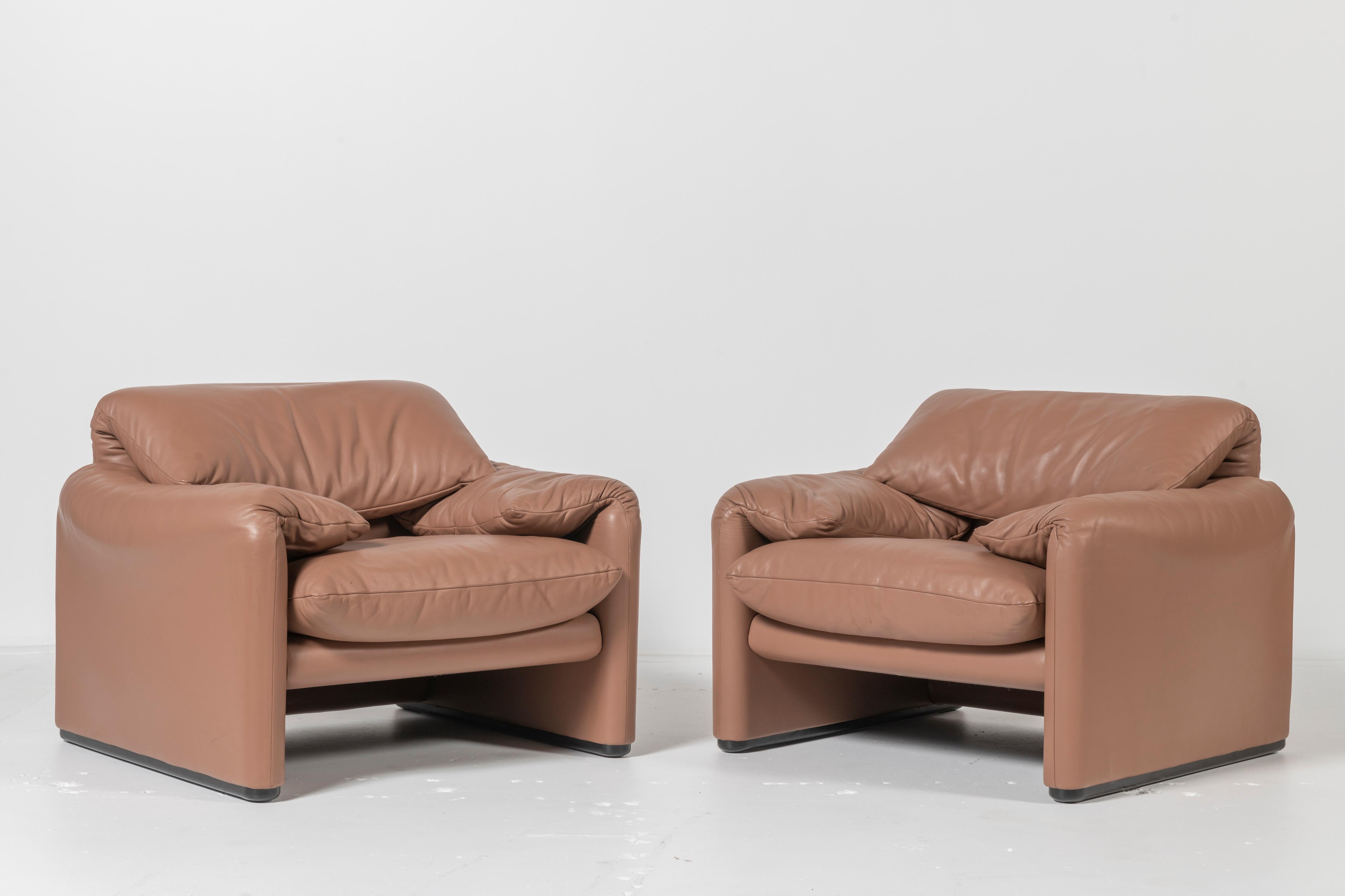 Pair of Maralunga Lounge Chairs with Ottoman in Tan Leather by Cassina ...