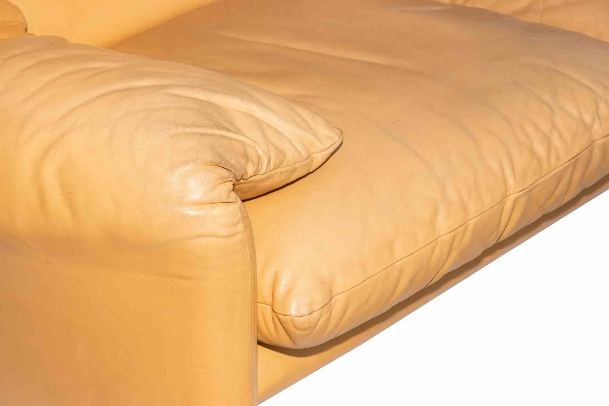 Pair of Maralunga Sofas by Vico Magistretti for Cassina, Italy, 1970s ...