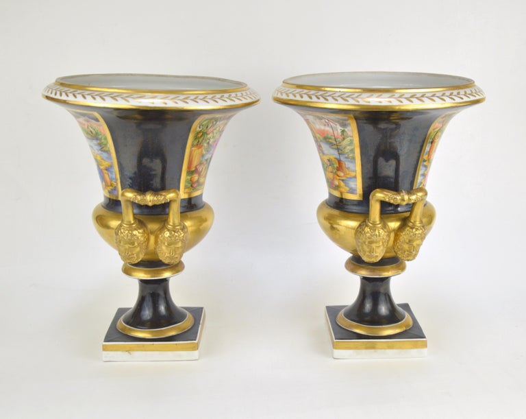 Pair of Medici Porcelain Vases Chinoiserie Style Decoration For Sale at ...