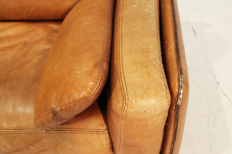 Pair of Mid-Century Baxter Furniture Leather Loveseats For Sale at 1stDibs