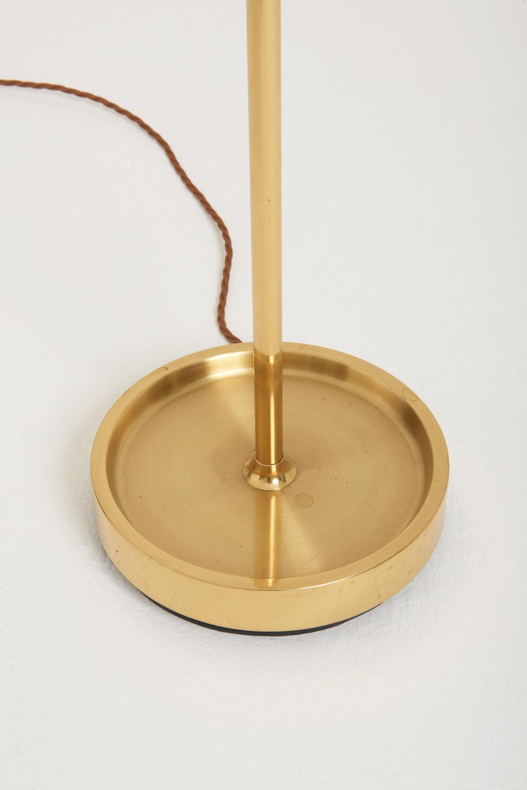 Pair of Mid-Century Brass Floor Lamps For Sale at 1stDibs