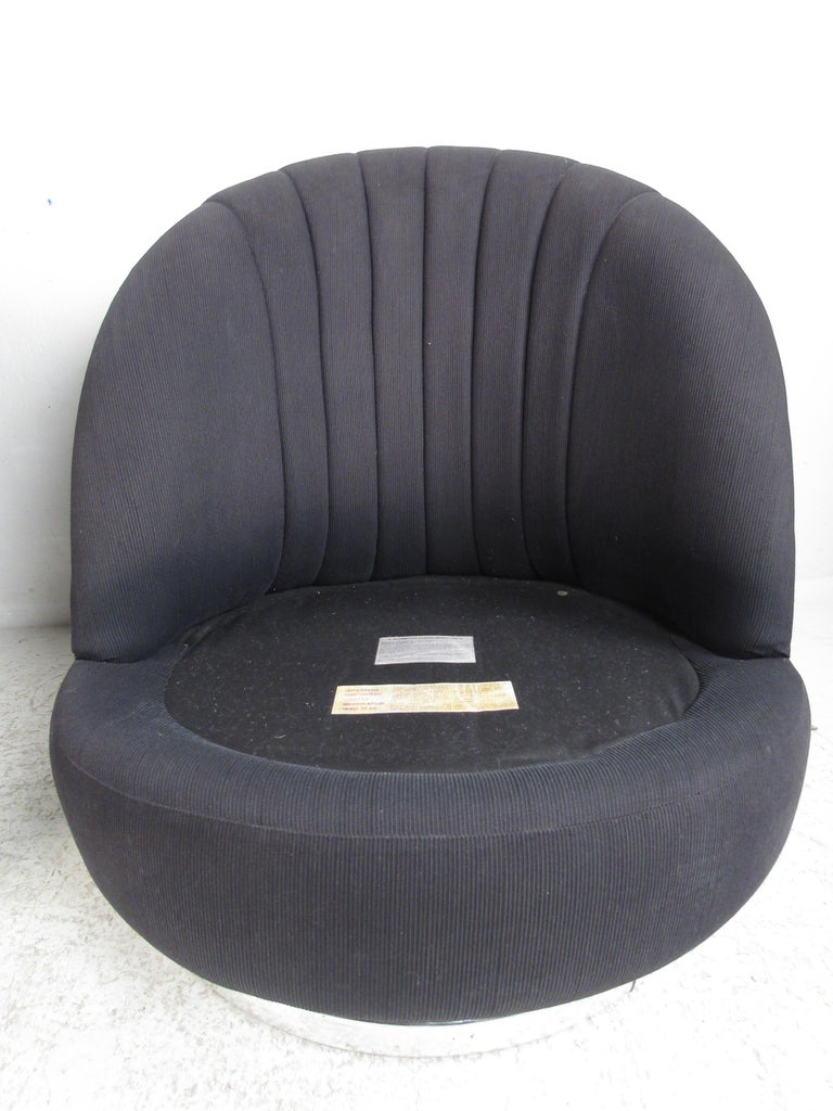 Pair of Midcentury Milo Baughman Clam Shell Swivel Lounge Chairs For ...