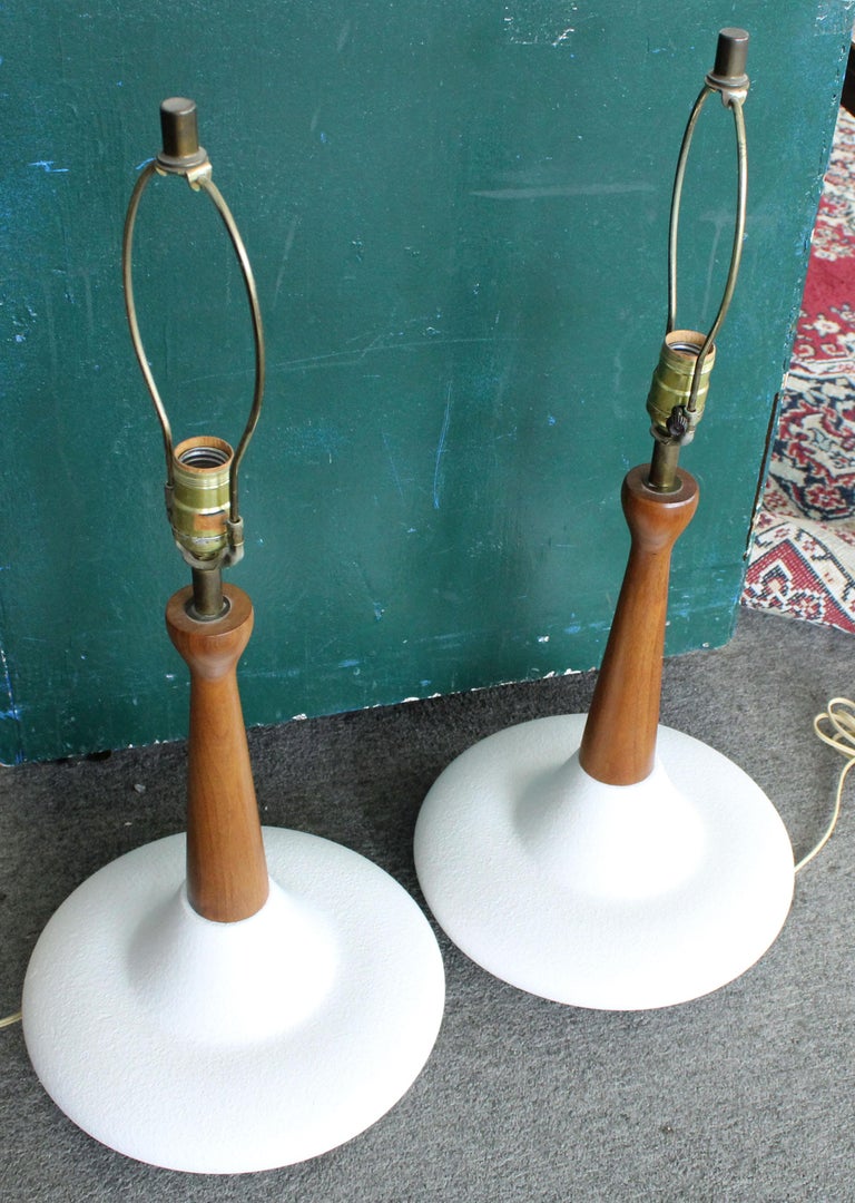 Pair of Mid-Century Modern Atomic Walnut Pottery Table Lamps at 1stDibs