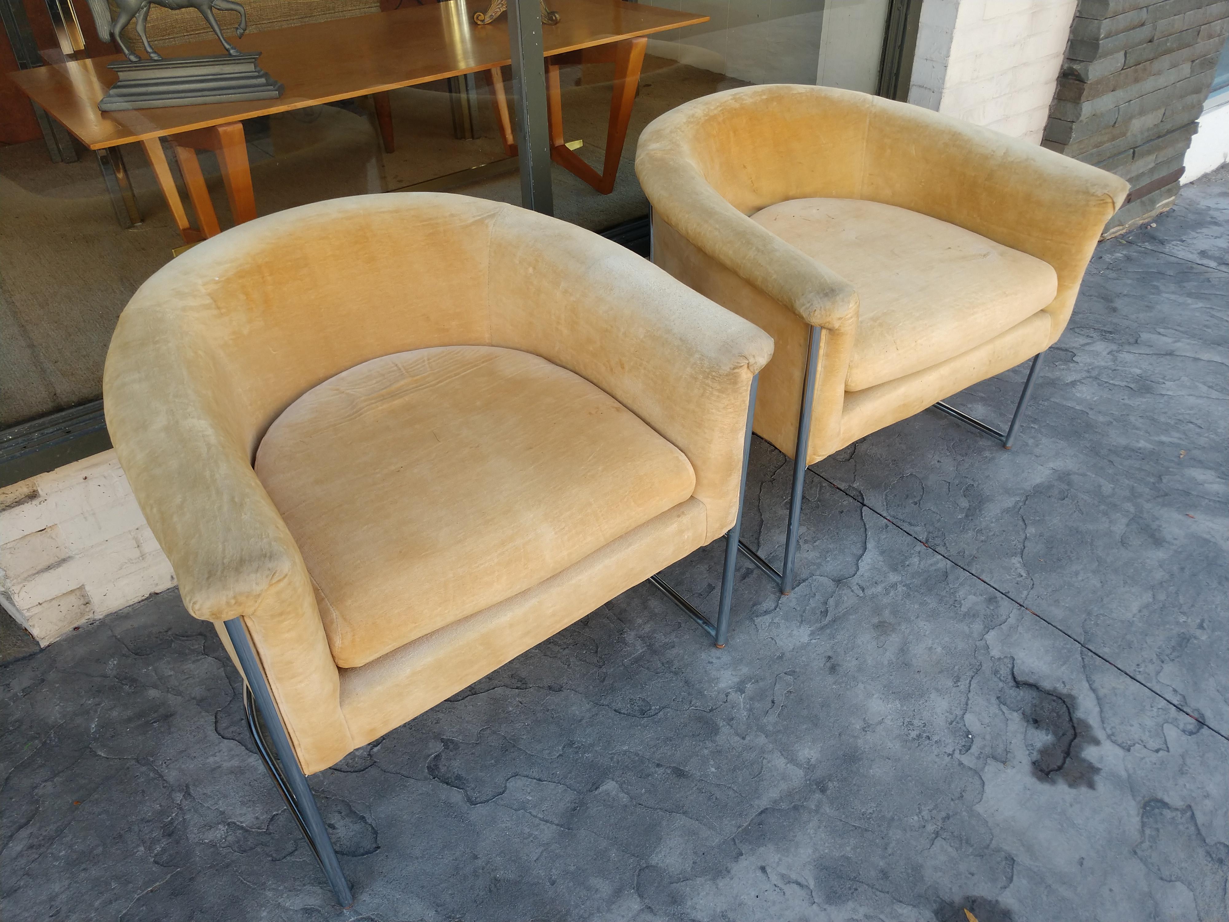 Pair of Mid-Century Modern Barrel Back Lounge Chairs For Sale at 1stDibs