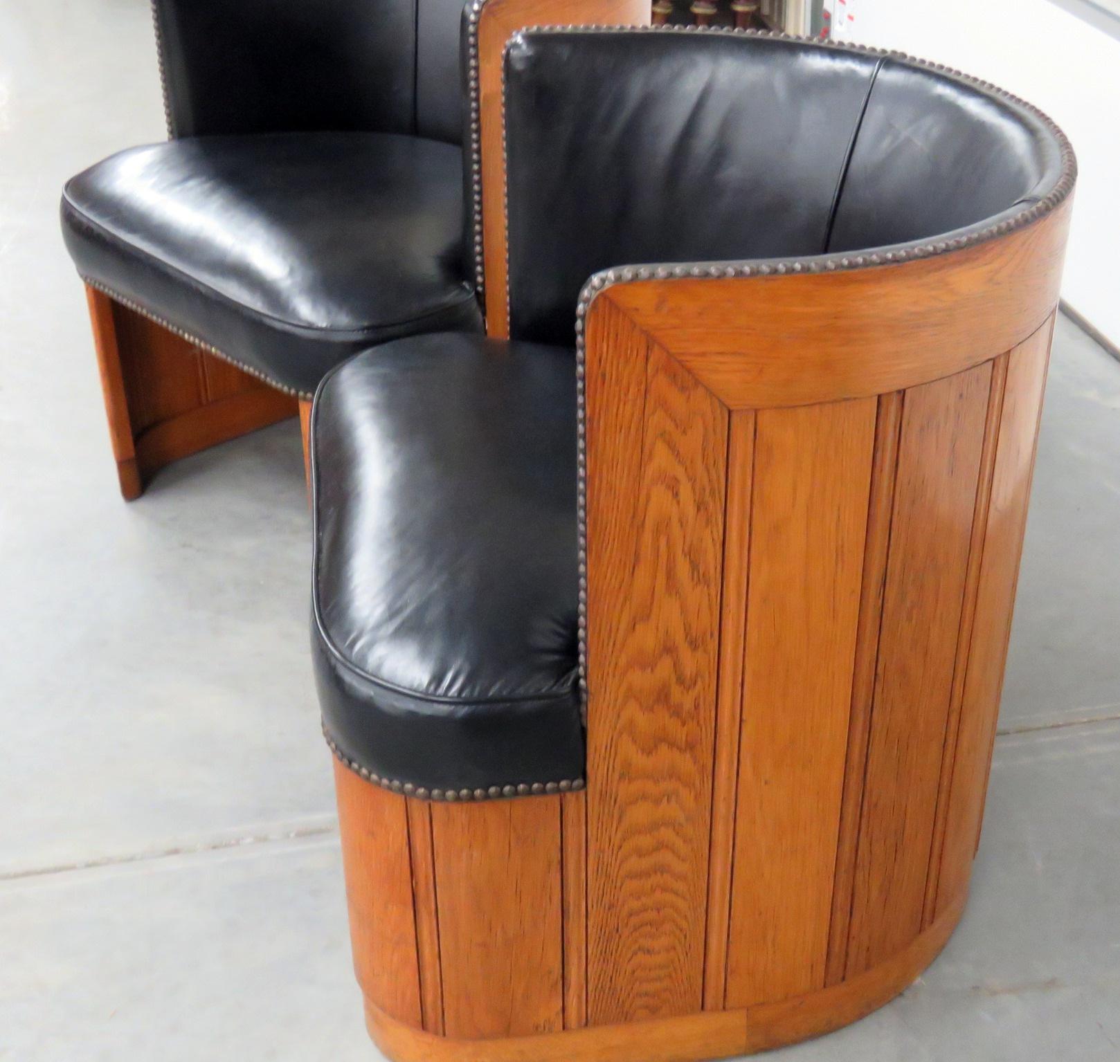 Pair of Mid-Century Modern Barrel Chairs For Sale at 1stDibs