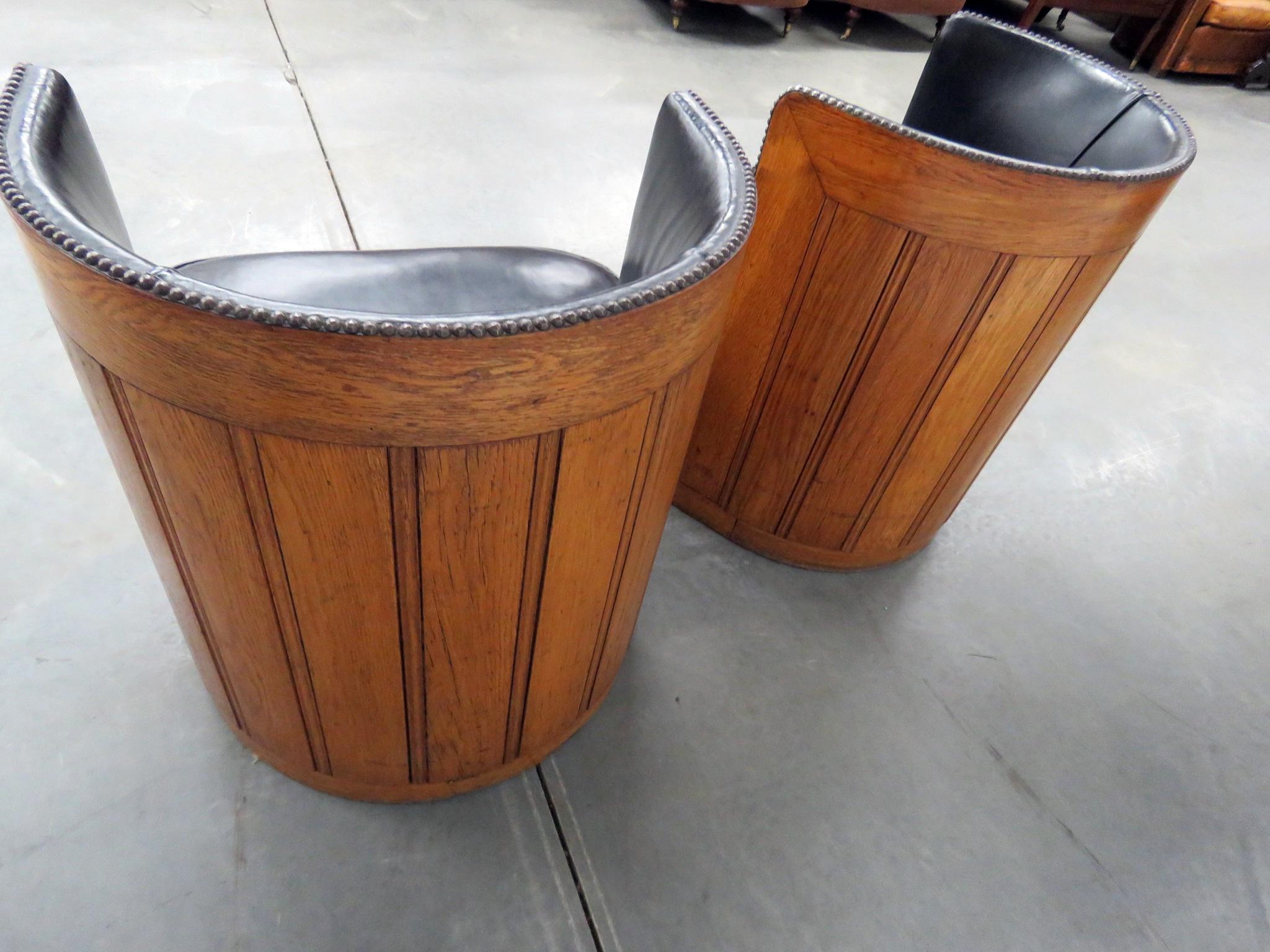 Pair of Mid-Century Modern Barrel Chairs For Sale at 1stDibs